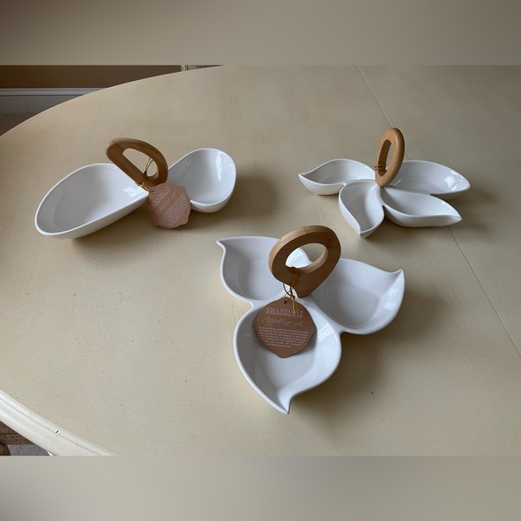 Brandani | Dining | Sectioned Appetizer Dish W Bamboo Handle | Poshmark